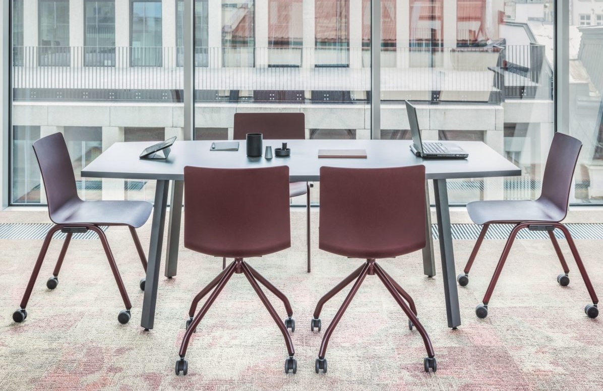 Table de réunion économique avec piétement design compas