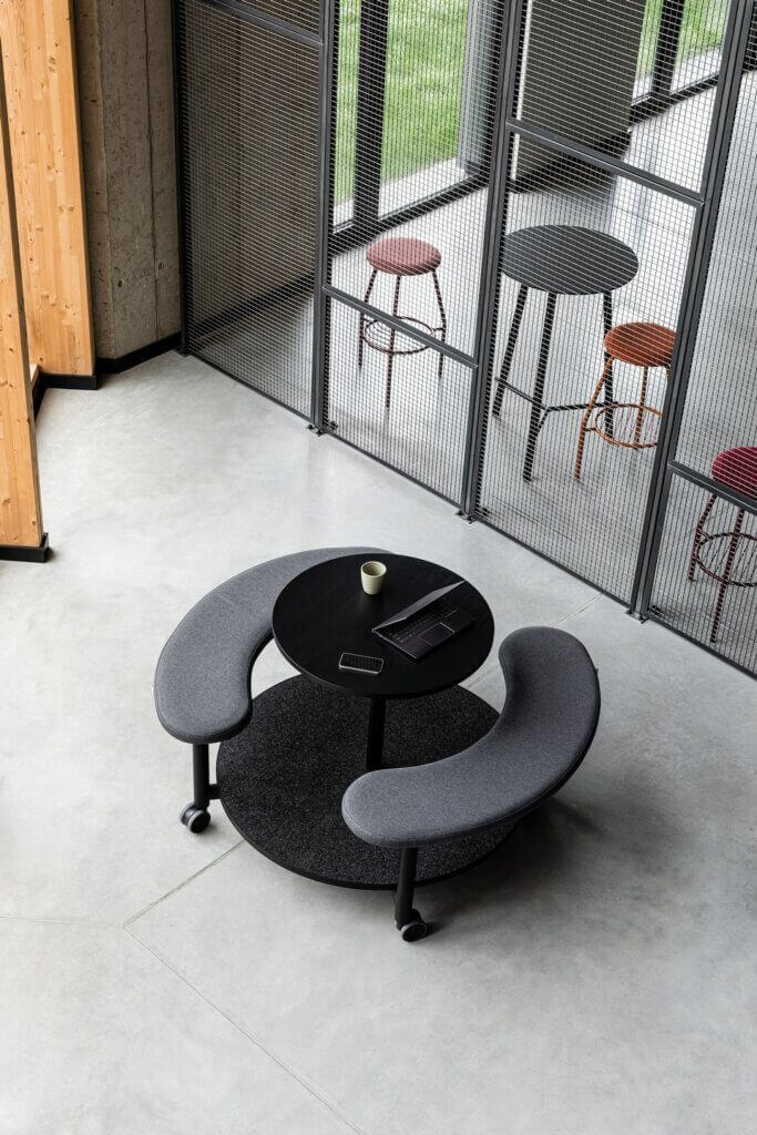 PICNIX est un banc design pour aménager des lieux collaboratifs