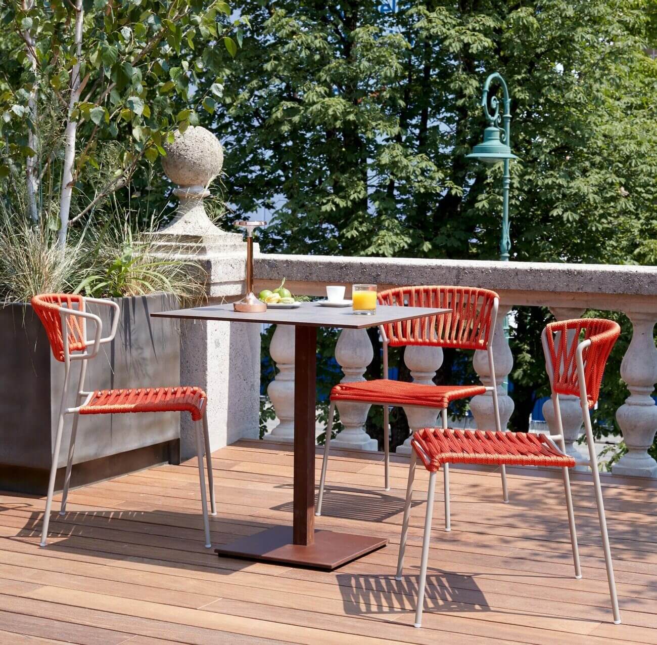 Chaise design pour les terrasses des professionnels du CHR.