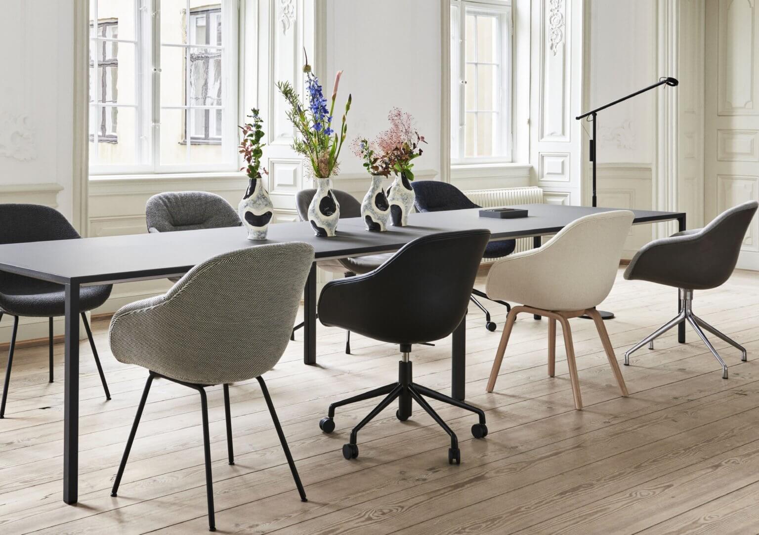 Fauteuil de bureau design avec piétement à roulettes | AAC100