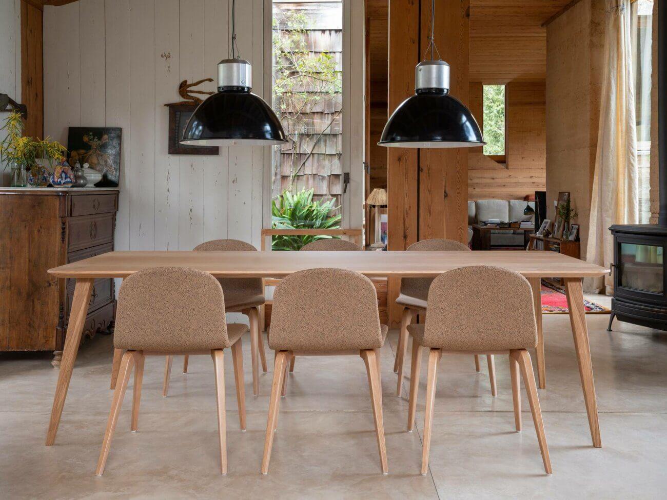 Table design BOB, en bois, pour les restaurants et les hôtels