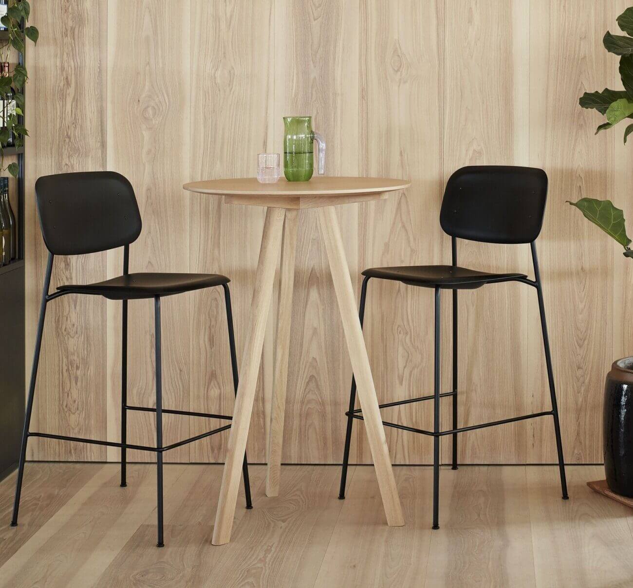 CPH est une collection de tables en bois pour la restauration