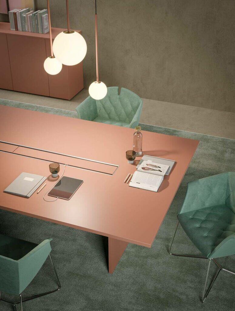 ENTER est un bureau de direction en angle, design et moderne