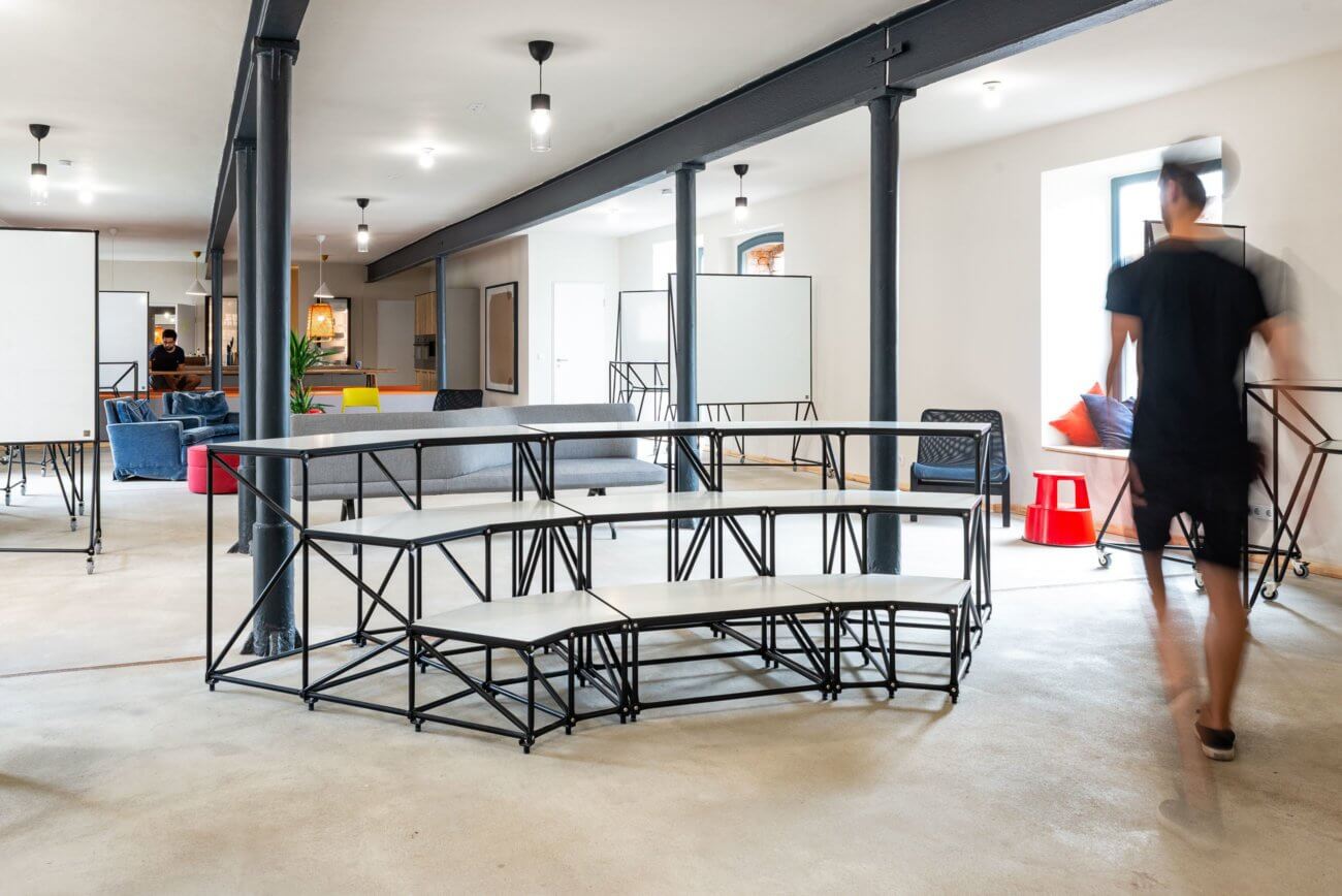 Gradins design SITUP pour la modularité des espaces de travail