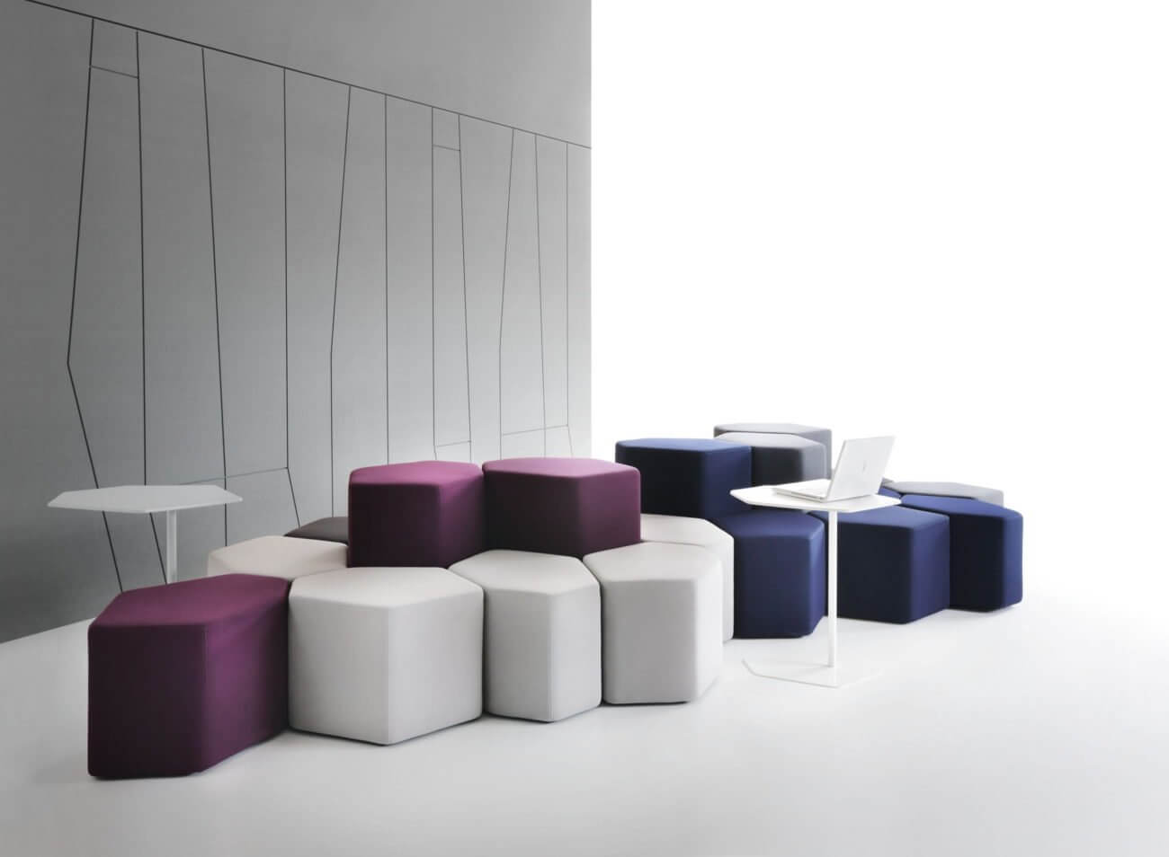 Pouf design rocher pour aménager les espaces lounge en coworking