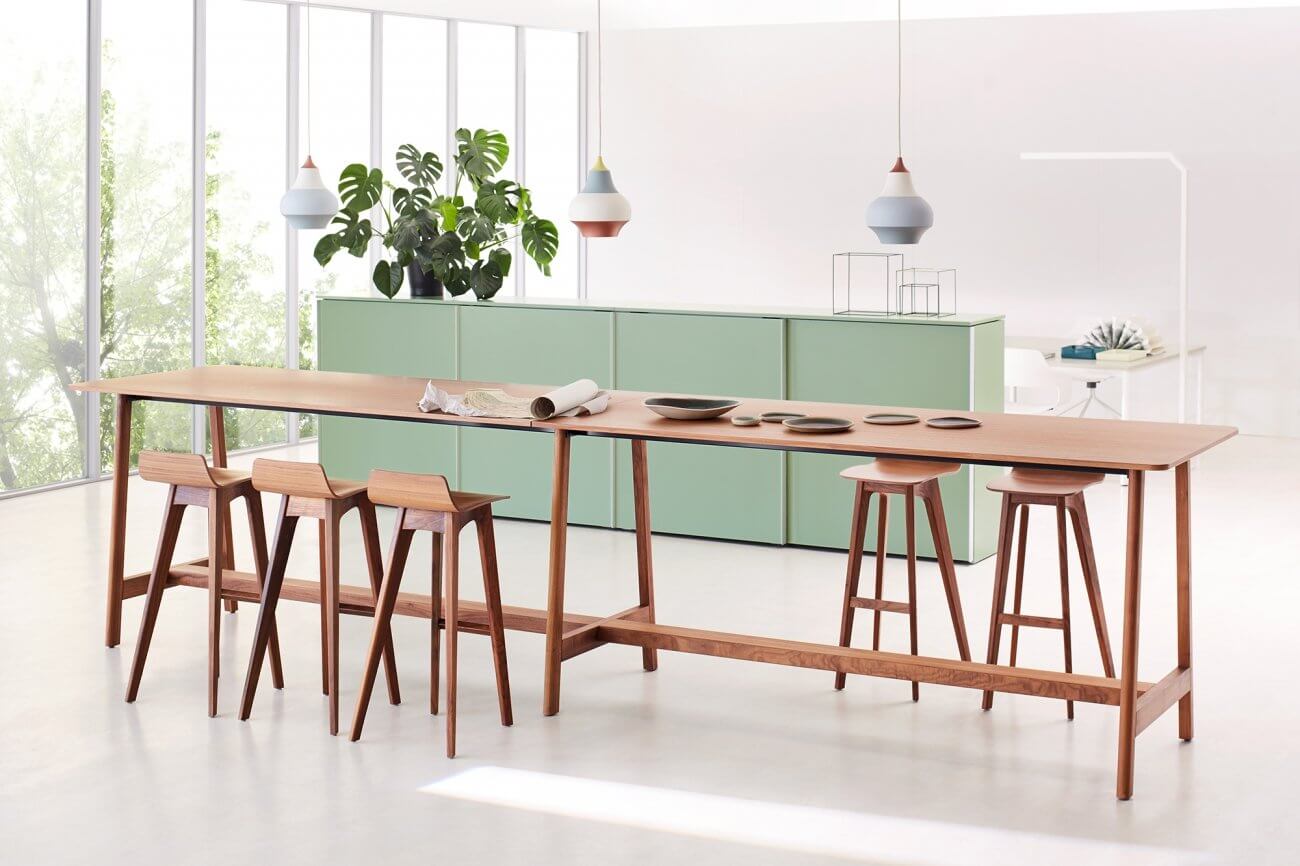 Le bureau HIGH BENCH est une solution d'aménagement haut de gamme.