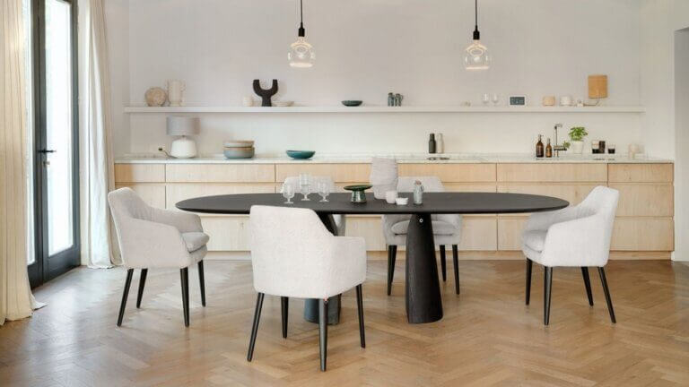 Table en bois design et haut de gamme pour les restaurants