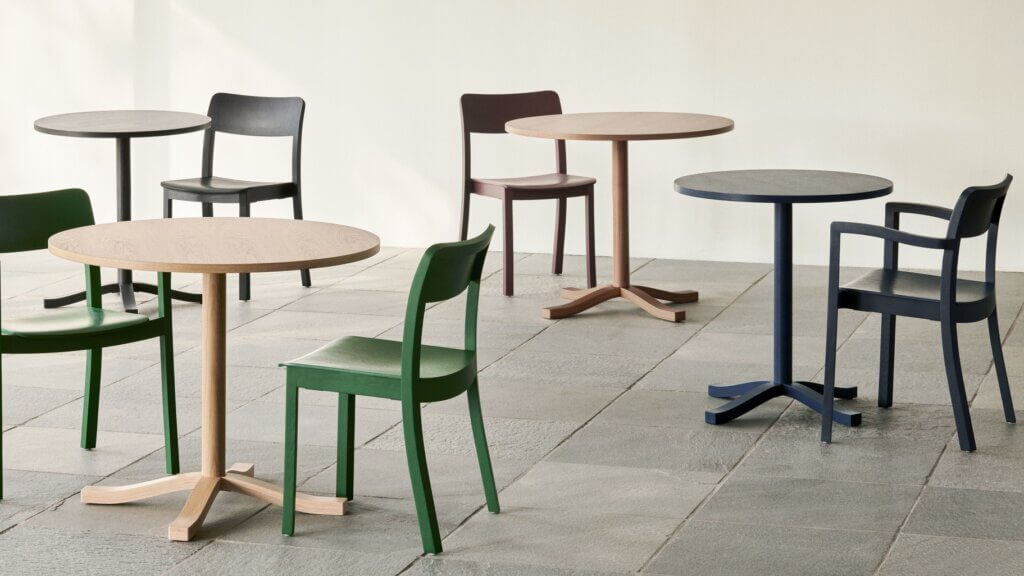 Table en bois design au style contemporain pour les restaurant