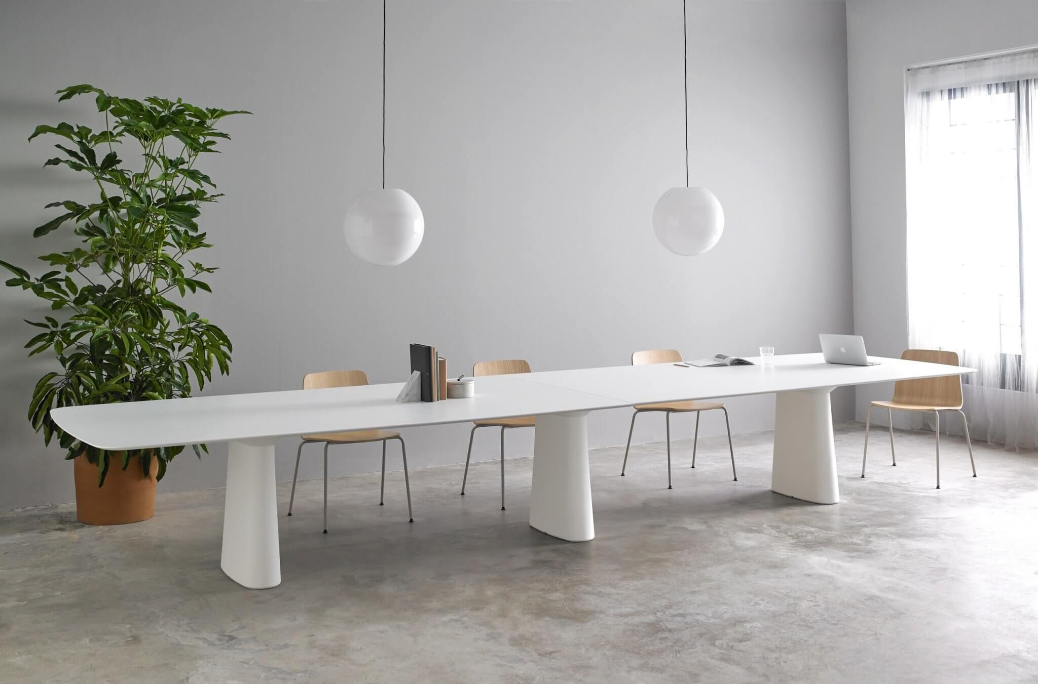 Table de réunion ronde design, grand format de 8 à 10 personnes.