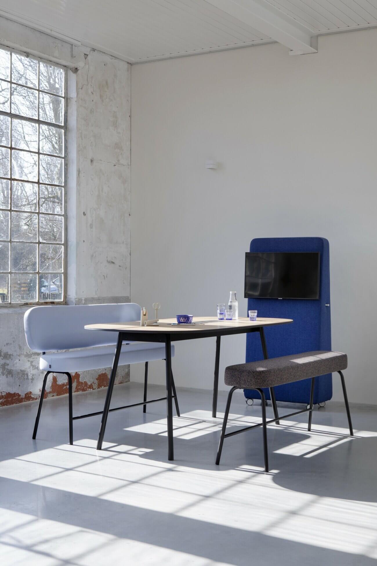 Table de réunion ovale moderne et multifonction | PULLY