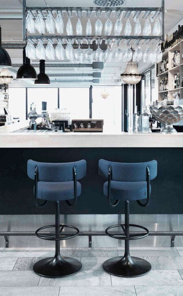 Tabouret de bar pivotant pour les professionnels de l'hôtellerie